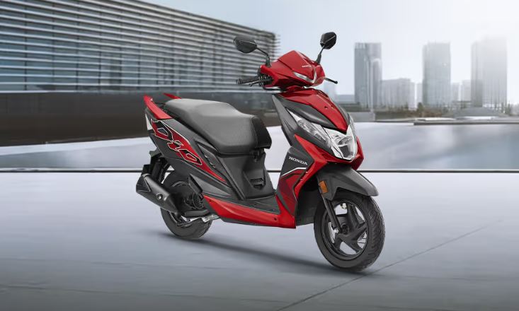 Honda Dio come standard with 12-inch front and 10-inch rear alloy wheels