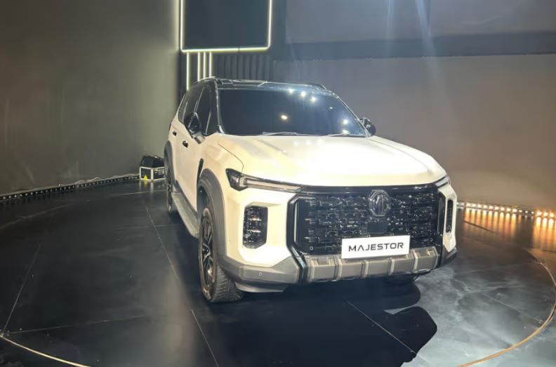 MG Majestor Debuts At The Auto Expo 2025 Featuring Apollo Apterra Tyres