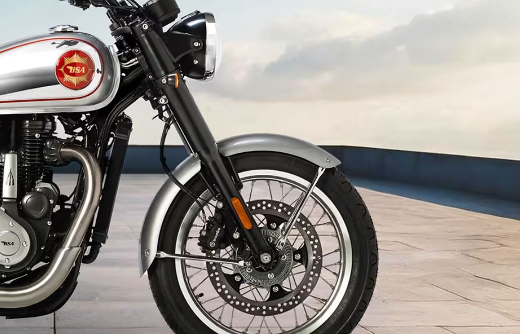 BSA Gold Star 650 Makes India Debuts, Rides On Pirelli Phantom ...